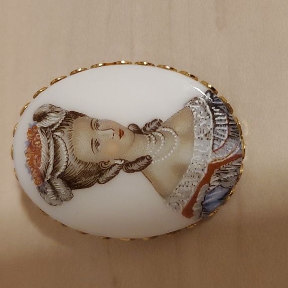 Unknown | Jewelry | Victorian Lady Ceramic Brooch | Poshmark